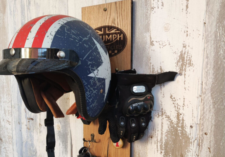 Explorez le choix optimal de porte-casques moto